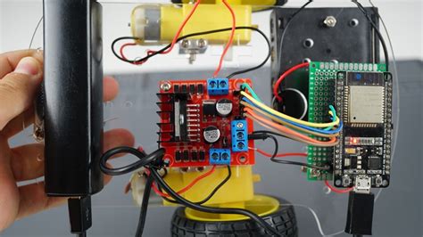 robot de voiture wi fi télécommandé esp32 arduino