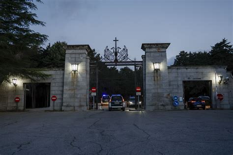 Exhumación De Los Restos De José Antonio Primo De Rivera En Imágenes