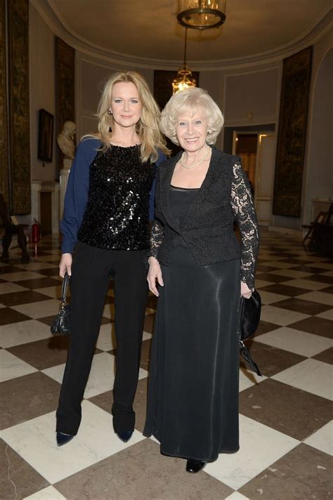 88 Letnia Krystyna Loska Przyłapana Na Mieście Tak Dziś Wygląda Ikona Telewizji Świat Gwiazd