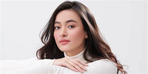 Interesting Facts About Mawar De Jongh Beautiful Dutch Multitalented Artist