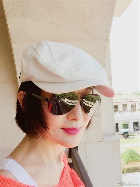 潘迎紫曬自拍肌膚吹彈可破，70歲似少女回春 每日頭條