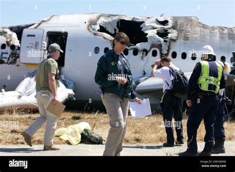 Ntsb Investigators On Scene At Crash Of Asiana Flight 214 Asiana Flight