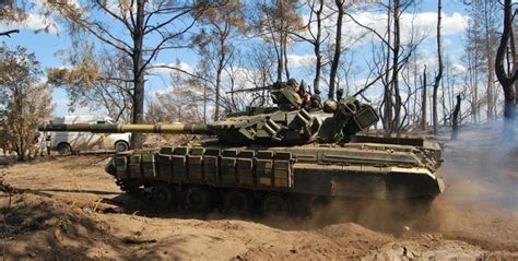 Бійці ЗСУ розповіли чим українські Т 64 краще за російські Т 72 фото