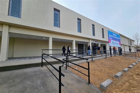 Gran Edificio De Escuela Secundaria Así Fue La Transformación De Una