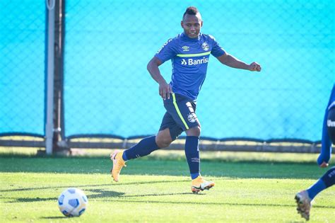 Escalação do Grêmio Campaz e Ferreira disputam vaga de Douglas Costa