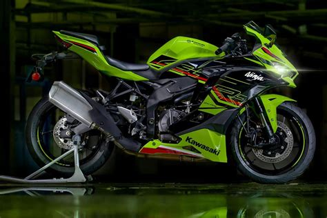 Kawasaki Ninja ZX 4R No Brasil Nova Esportiva De 400 Cc Chega A 80 Cv
