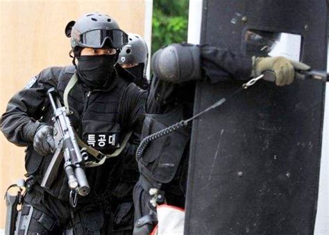 Bulletproof Shield Mould