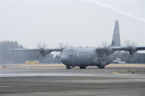 Yokota Welcomes Pacafs First C 130j Super Hercules