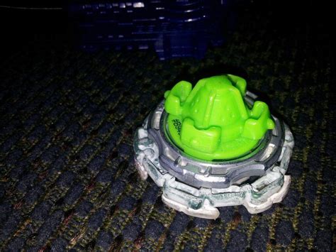 Rip My King Kerbeus K2 Beyblade Amino
