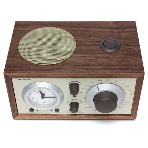 Радиоприемник с часами Tivoli Model Three BT Classic Walnut купить в ...
