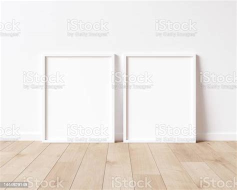 Dua Bingkai Kayu Vertikal Mock Up Dua Poster Mock Up Pada Ilustrasi 3d