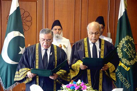 Justice Khosa Takes Oath As Acting Cjp Pakistan Dunya News