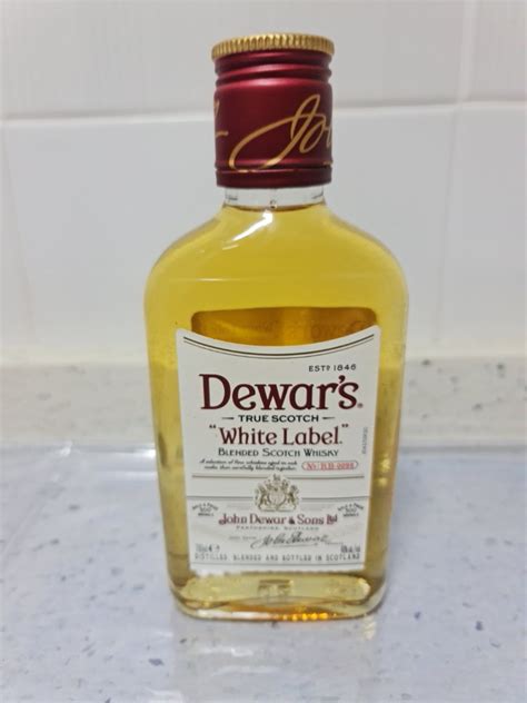 Dewar S White Label Blended Scotch Whisky 200ml Food Drinks Alcoholic Beverages On Carousell