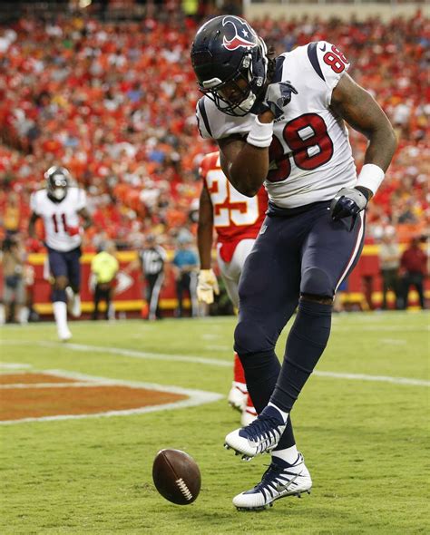 Texans Rookie TE Jordan Akins Off To Steady Start