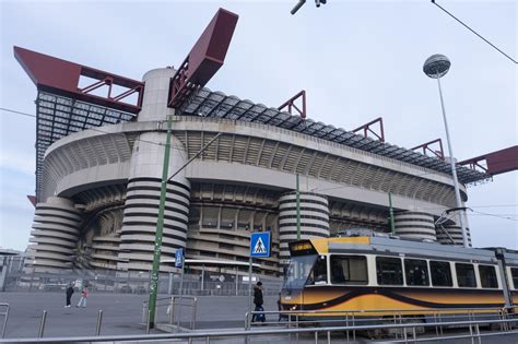 Inter E Milan Da Giuli Con Sala Nuovo Stadio In Area San Siro