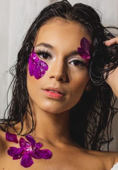 Ex Bbb Alane Dias Exibe Curvas Sensuais Em Biquíni E Ganha Elogios Na Web
