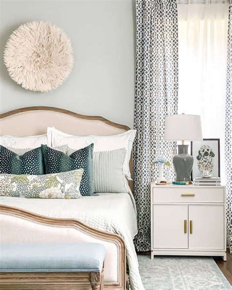 Stylish And Chic Bedroom Decor Ideas For Women