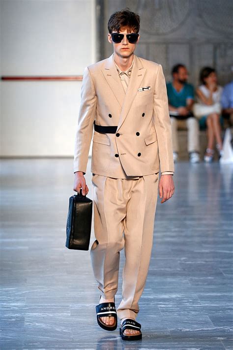 Coleção Andrea Pompilio Milão Verão 2015 RTW Thumbs FFW