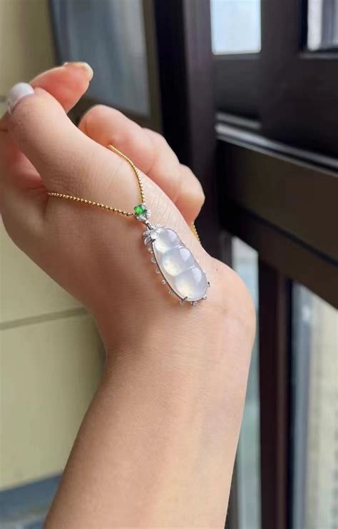 High Grade Natural Myanmar Icy Jadeite Necklace 18k Solid White Gold