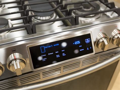 Samsung Nx58h9500ws Review Samsung Gas Range Rests On Pretty Cnet