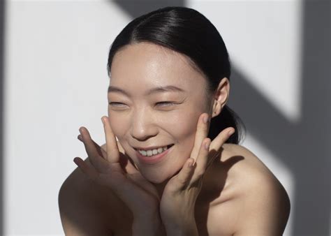 Simak 3 Alasan Wajib Pakai Sunscreen Spf 50 Pa Berikut Sebelum
