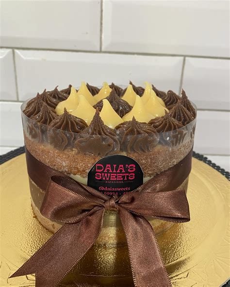 Naked Cake Meio A Meio O Mais Pedido Daiasweets Nakedcake Nakedcakenoacetato