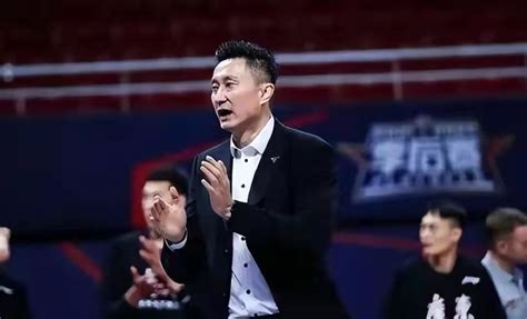 广东男篮输球夜，胡明轩4罚不中羞辱杜锋，国家队后卫成最大笑话 哔哩哔哩