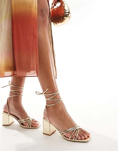 Truffle Collection Sandalen Met Blokhak En Smalle Bandjes In Goud Asos