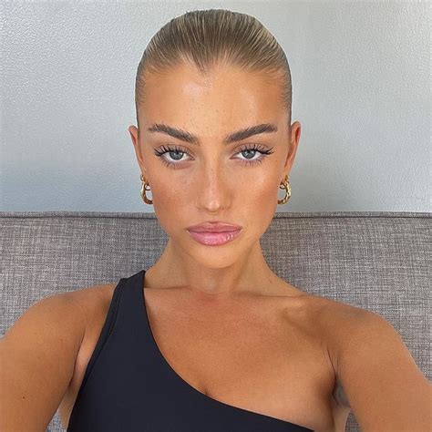 Pin Tillagd Av Hols På Celebs 🫶🏻 Sminkinspiration Skönhet Makeup