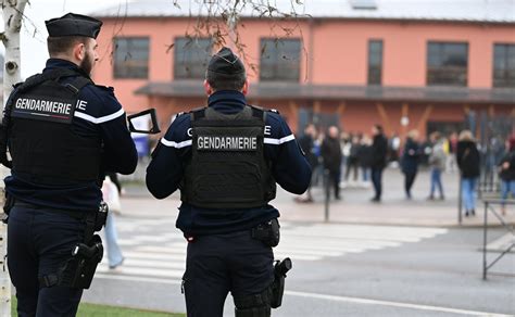 Loire Après Les Menaces De Mort Les Abords Des Collèges Sous Protection