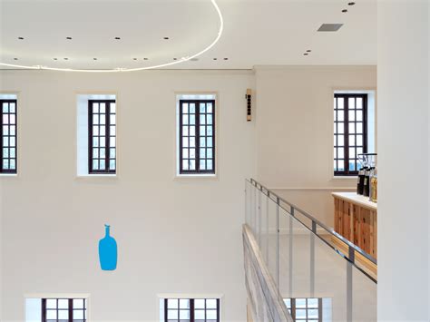 画廊 蓝瓶咖啡上海裕通店 Schemata Architects 3