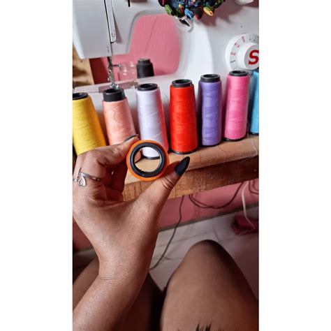 Kit de Linha pra Costura Reta de Várias Cores são 30 cones 500