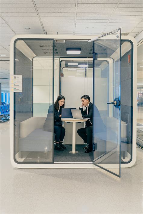 Auo Display Plus Smart P O D Place On Demand Solution Introduced To Taoyuan International