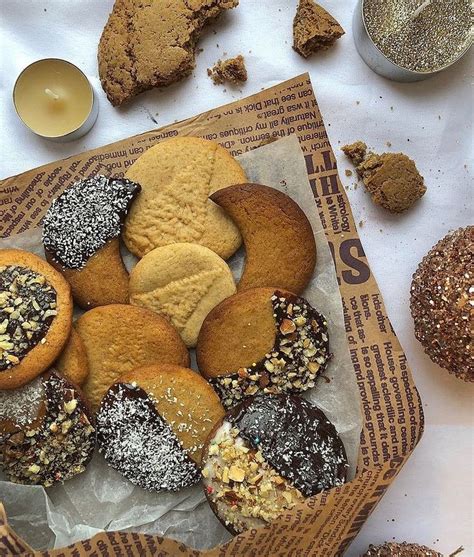 Pin By Food Aesthetics On Cookies Gingerbread Cookies Christmas