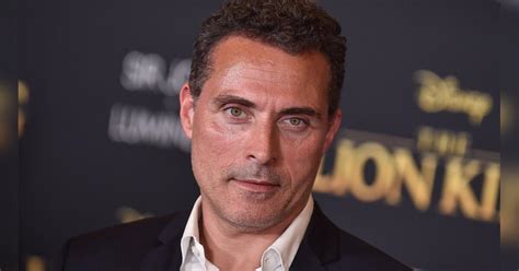 Rufus Sewell heiratet seine fast 30 Jahre jüngere Partnerin GMX