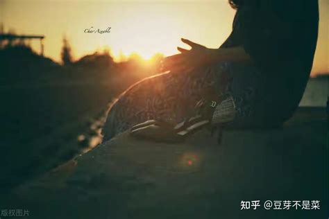 温柔治愈文案‖人的一生会遇到两个人，一个惊艳了时光，一个温柔了岁月 知乎