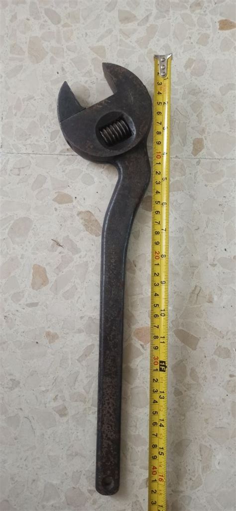 Llave Inglesa Curva Antigua De Segunda Mano Por 35 Eur En Solete Alto