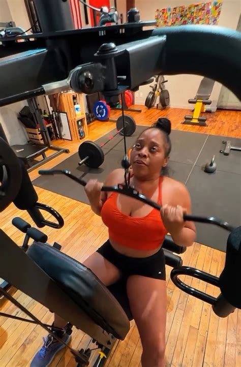 Sherri Shepherd Shows Off Her Toned Arm And Leg Muscles As She Works Out