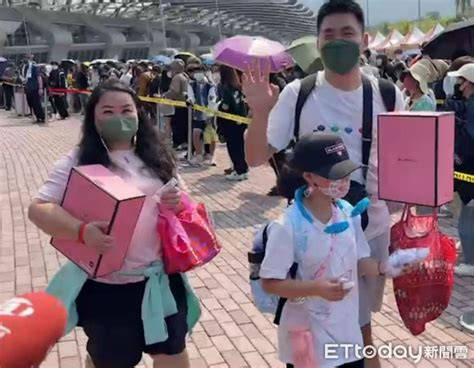 （圖輯）blackpink開唱！ 半夜排隊「買周邊不手軟」粉絲超狂 Ettoday星光雲 Ettoday新聞雲