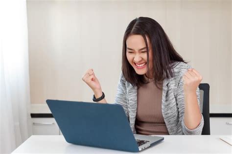 Premium Photo Beautiful Asian Business Woman Work At Home With