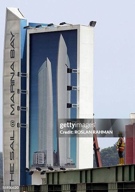 Tall Billboard On Building Photos And Premium High Res Pictures Getty Images