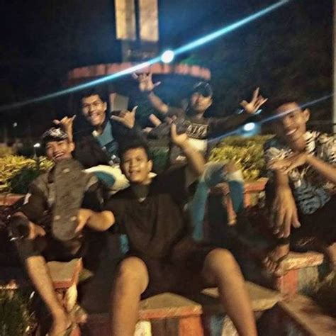 Stream Putu Ari Krisna Listen To Slow Smuf Playlist Online For Free
