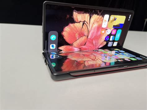 Vivo X Fold真机上手，这个华夏红配色你们觉得怎么样？