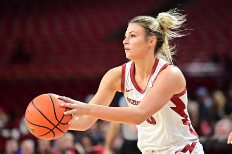 Womens Basketball Earns Hard Fought Win Over Tulsa Arkansas Razorbacks