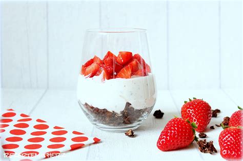 Rezepte Mit Herz Erdbeer Joghurt Parfait Mit Schoko Granola
