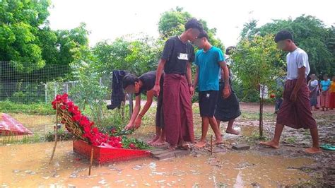 အားမာန်သစ် သပိတ်စစ်ကြောင်းက ရဲဘော် မင်းမင်းထက် ကျဆုံးခြင်း ၁ လ ပြည့်နေ့အဖြစ် ချီတက် အလေးပြု