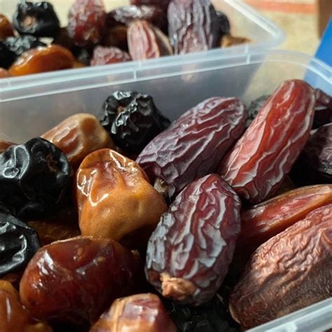 Five Variety Dates Mix Box 500g Al Safa Eats