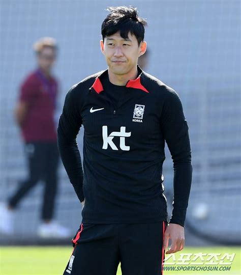 카타르on 이게 바로 韓 캡틴 정신적 지주 떠나보낸 Son 아쉬움 닦고 더 단단해진 기둥