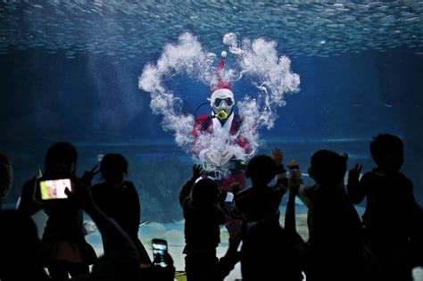 Ho Ho Ho Santas Santas Everywhere India News