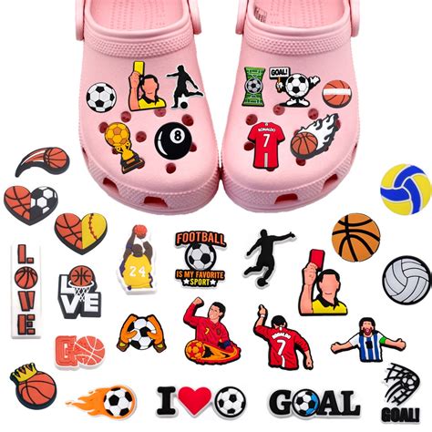 Jibbitz 1pcs ฟุตบอลบาสเก็ตบอล Shoe Charms ภาพการ์ตูน Crocs Pin น่ารัก